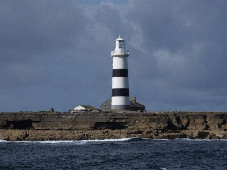 12 Best Lighthouses in Ireland: Coastal Gems You Can't Miss