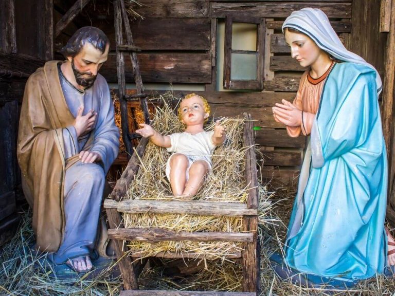 Best Irish Christmas Traditions in Ireland to Get You in the Festive Spirit