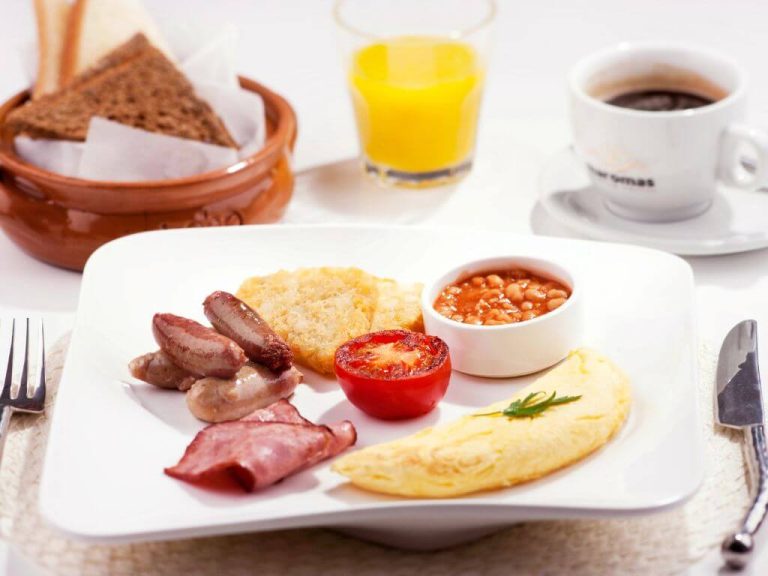 Traditional Irish Breakfast: What Is It and Where Did It Come From?